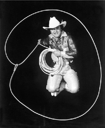 Joan Wells Trick Roper – Trick & Fancy Rope Spinning